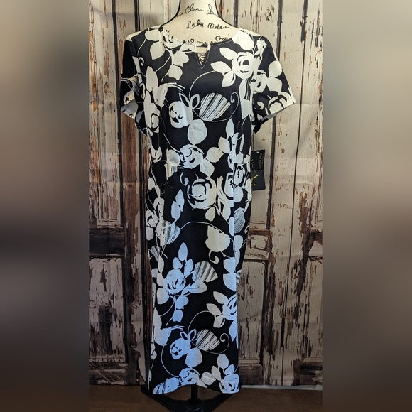 Giovanna signature | Dresses | Nwt Giovanna Signature Dress | Poshmark